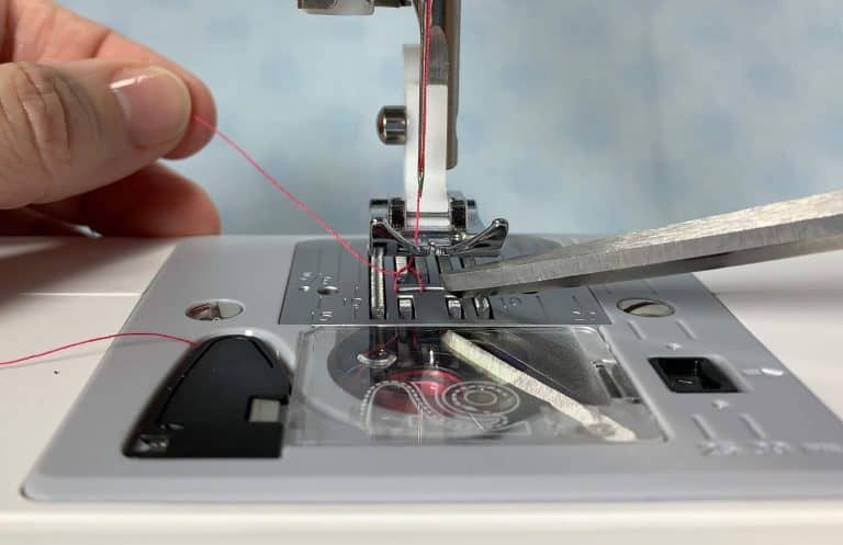 How to Thread Your Sewing Machine - The Ruffled Purse®