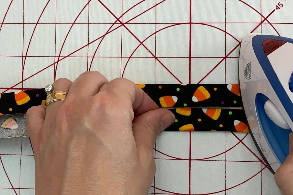 How to Make a Lanyard - The Ruffled Purse®