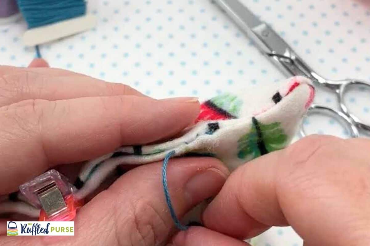 How to Do an Invisible Stitch (aka the Ladder Stitch) - The Ruffled Purse®