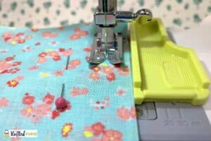 How to Sew Straight Seams - The Ruffled Purse®