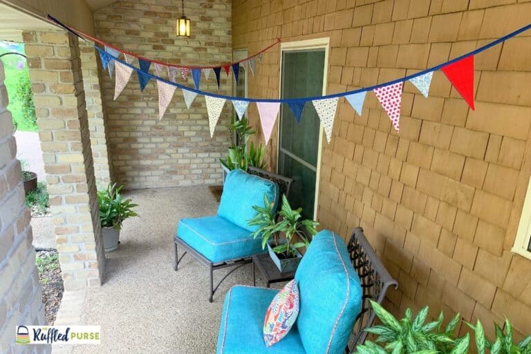 DIY Bunting with Fabric - The Ruffled Purse®